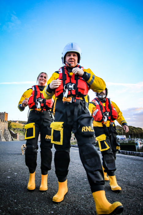 Round 36 Reveals - Seated • Photography Scavenger Hunt